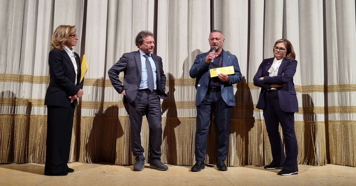 Beneficenza di Inner Wheel Club ai Giovani Diabetici molisani, Di Santo ...
